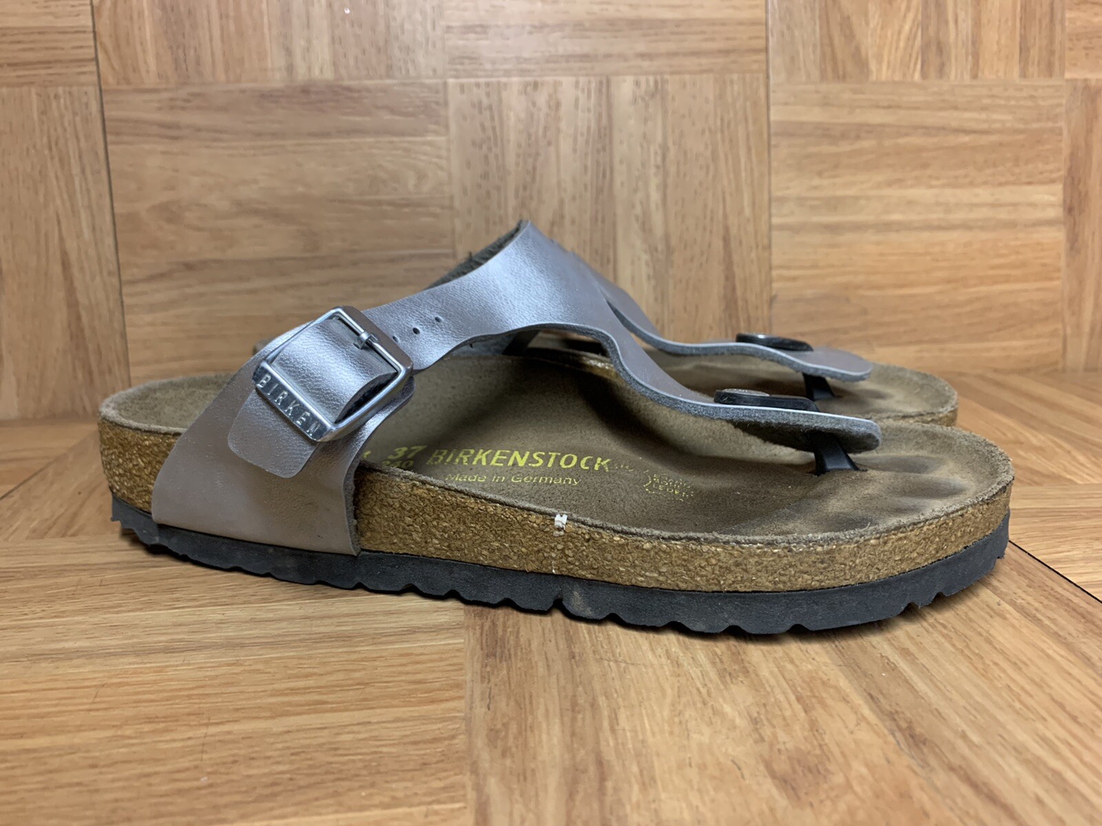 RARE🔥 Birkenstock Gizeh Silver Thong Leatherette San… - Gem