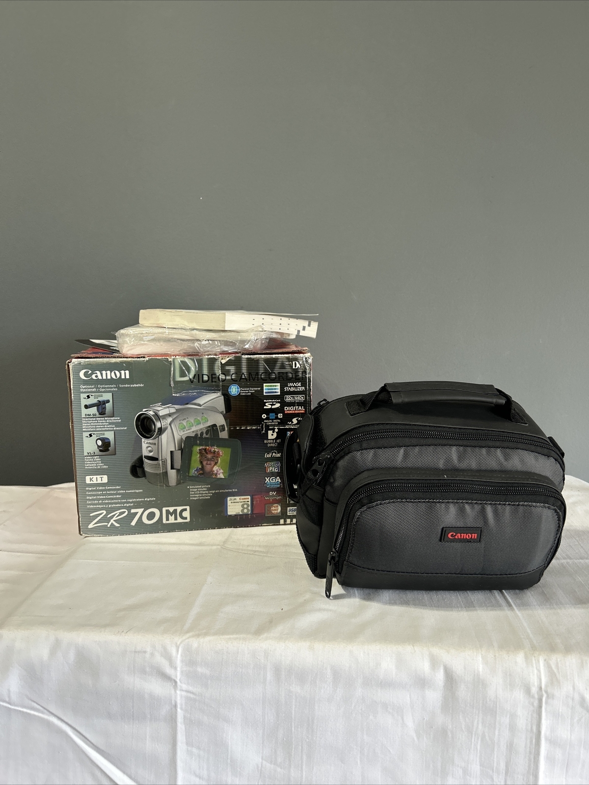 Canon ZR70 MC Digital Video Camcorder Bundle Bag Cassettes N ...