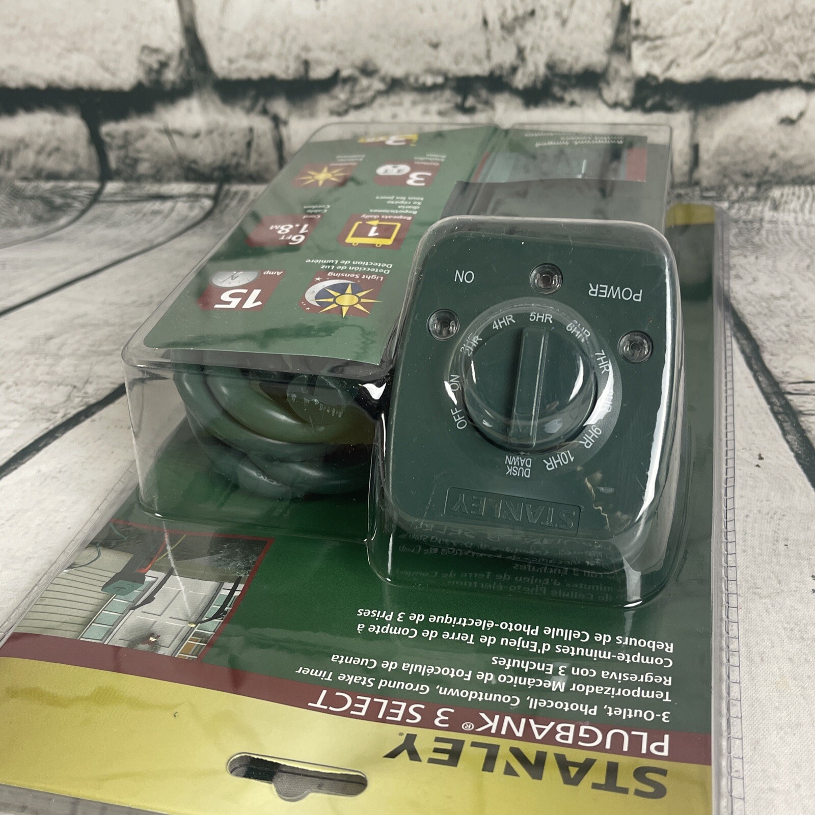 Stanley Outdoor Plug Bank 3 Outlets Auto Control Ground Stake Timer ...