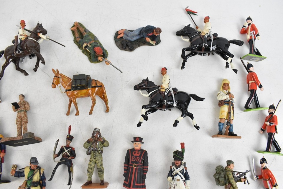 Collection Of Vintage Mixed Metal Miniature Soldiers Del Prado Corgi ...