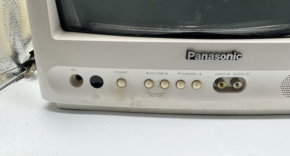 Panasonic Vintage 13” CRT Tube Gaming Color Small TV works CT-13R27W ...