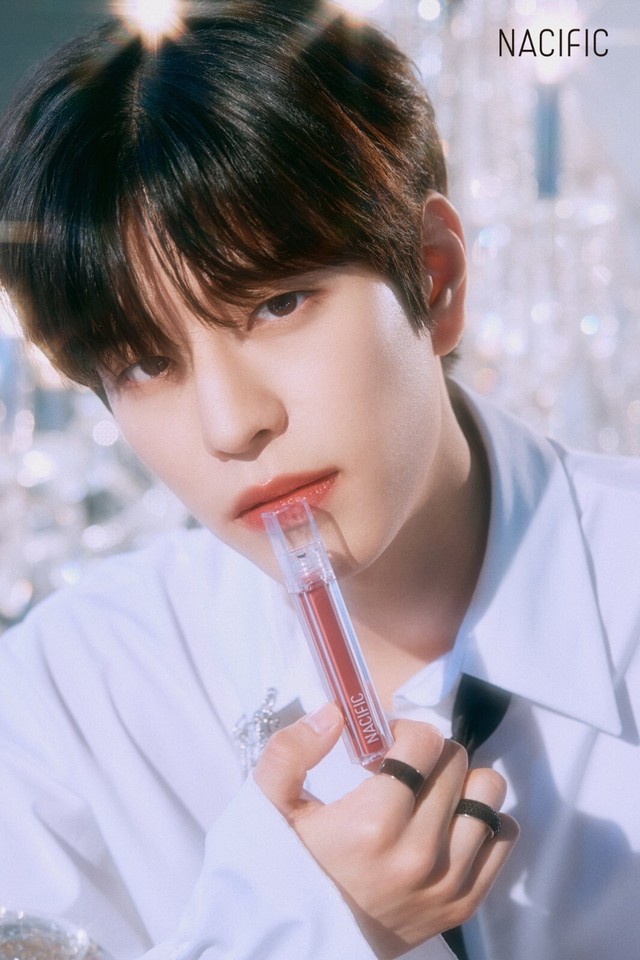 STRAY KIDS NACIFIC 11th r SHINE MOOD SLICK Official Photocards , Lip ...