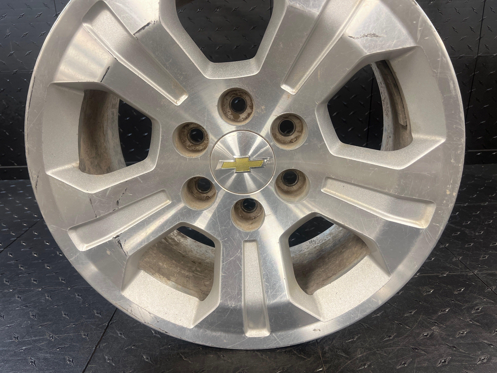 2014 - 2019 Chevy Silverado 1500 18x8.5 Aluminum 5 Spoke Wheel (opt RD1 ...