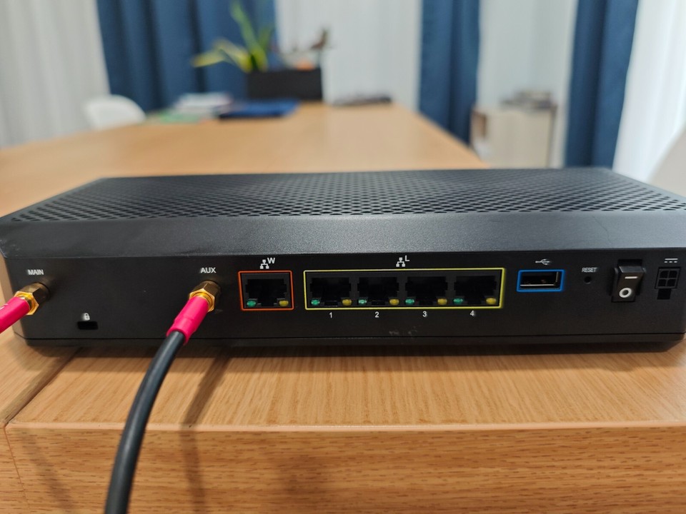 Cradlepoint CP2 Router S5A036A | Comcast Business | E110-C4D | WiFi LTE ...