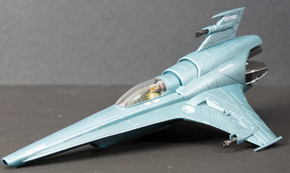 Battlestar Galactica Viper MK VII StarBuck pre built Mark 7 Moebius ...