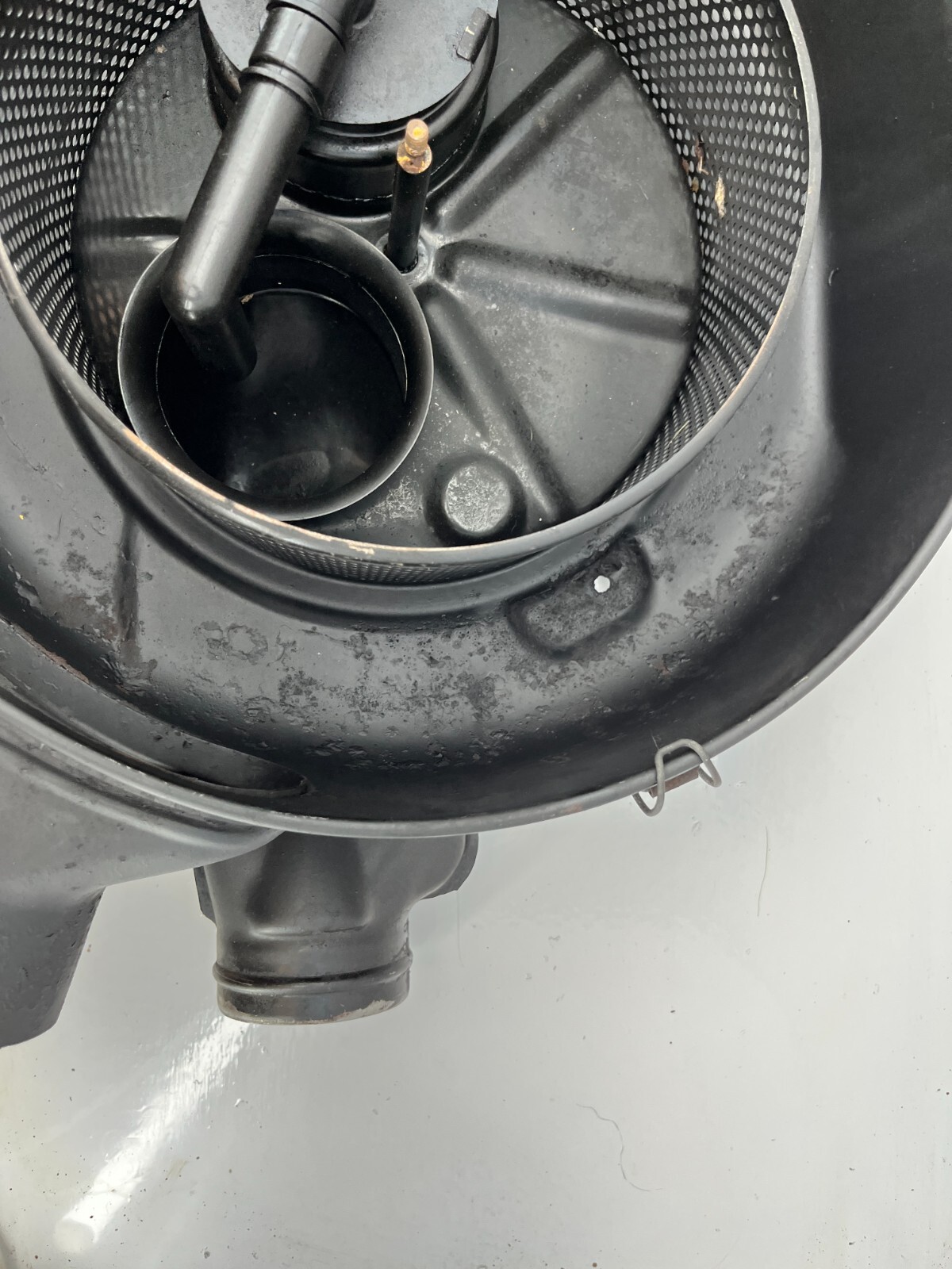 Mercedes w123 w126 air filter housing box / assembly OM617 300D 300SD ...