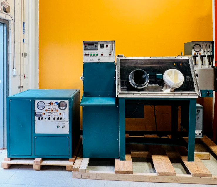 Solid State Equipment Corp (SSEC) 2100 Seam Sealing Glove Box System ...