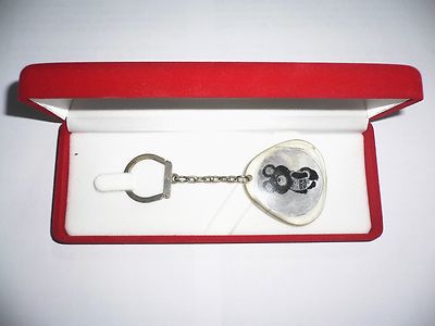 1980 OLYMPIC GAMES MOSCOW USSR Keychain Moscow Olympic Emblem & Mascot ...