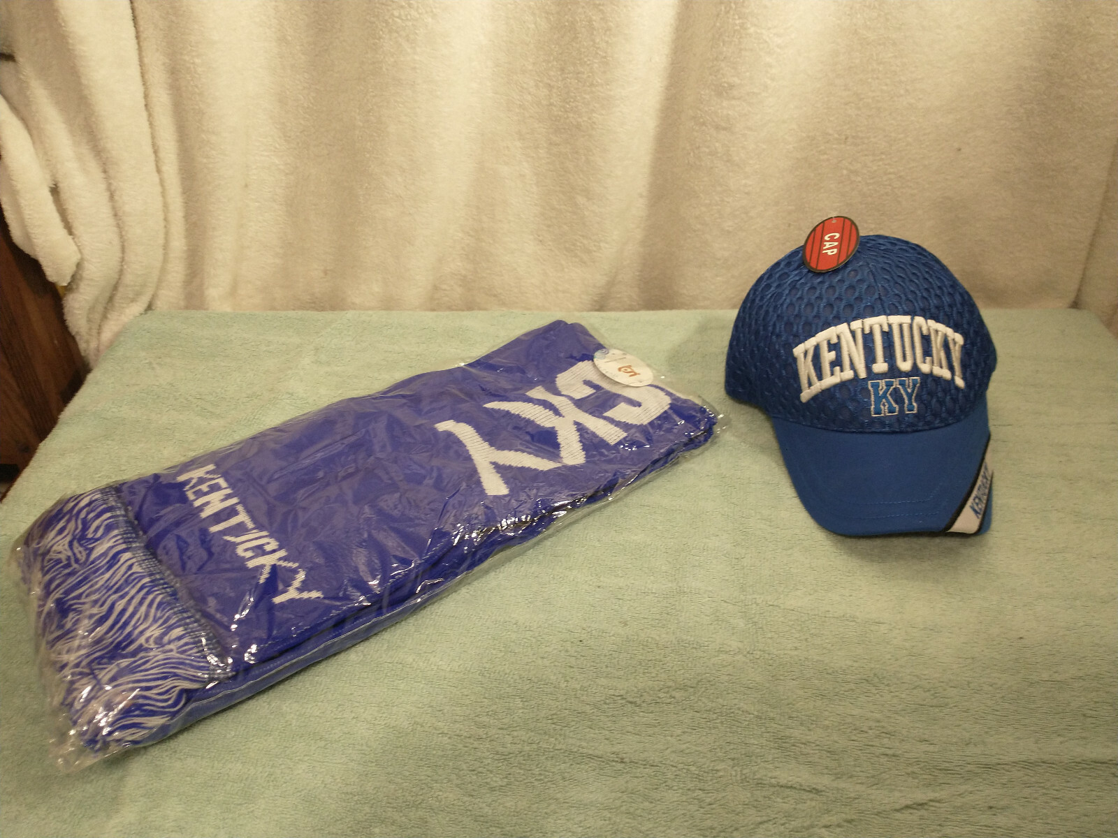 University of Kentucky Wildcats Hat and Scarf combo. New with tags | eBay