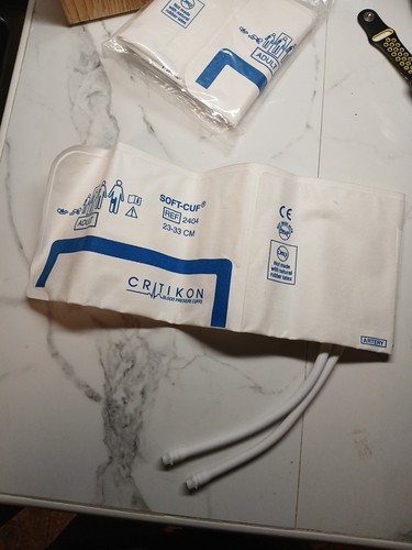 2x GE CRITIKON Ref: 2404 Soft-Cuf Blood Pressure Cuffs 23-33cm, for ...