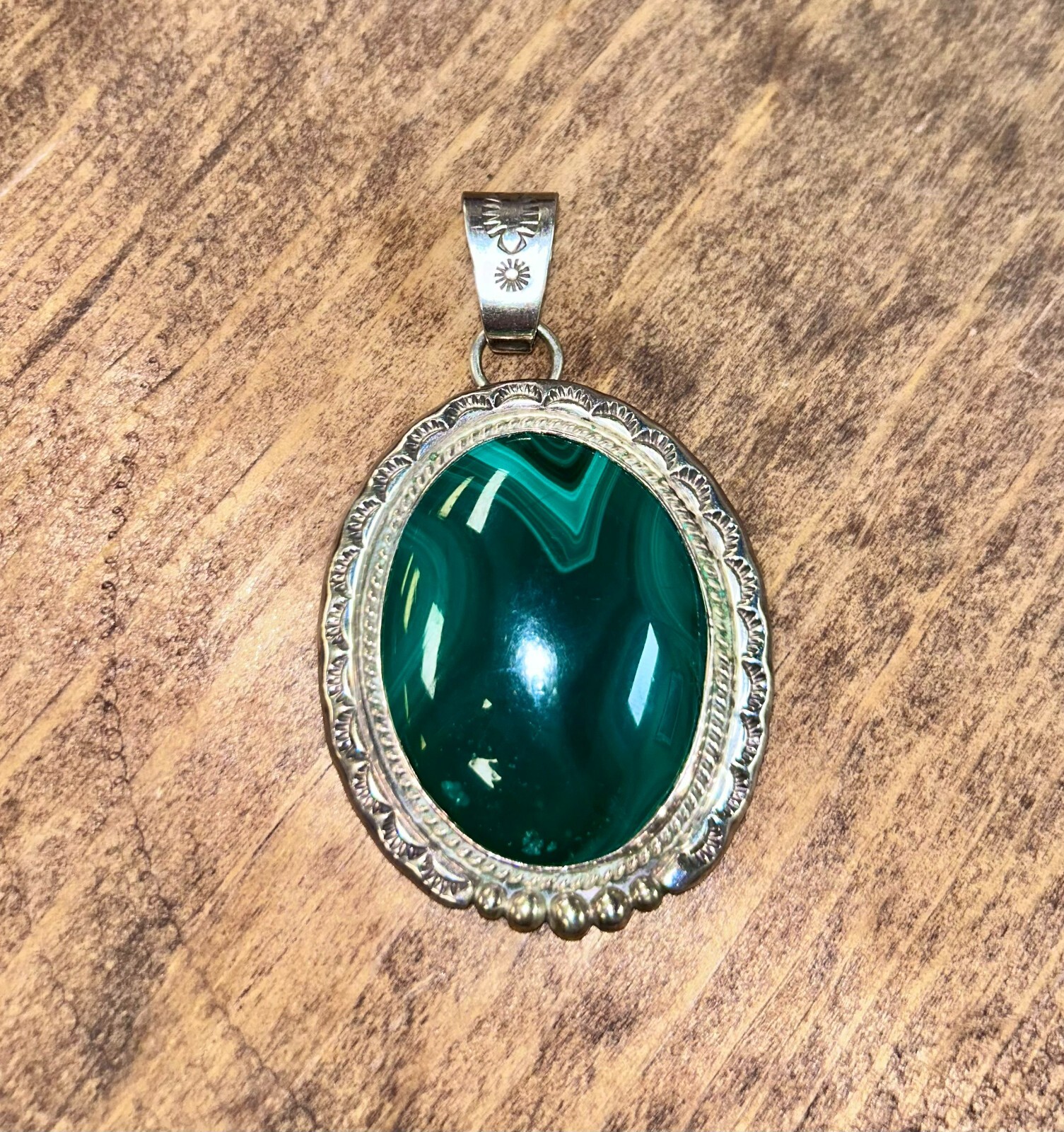 VINTAGE Benjamin Becenti Malachite Green pendant - Gem