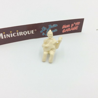 PeR011 - CORGI TOYS Monkeemobile - Mike Nesmith en résine BRUTE à ...