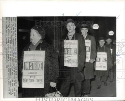 1962 Press Photo Typographical Union members strike at New York Times ...