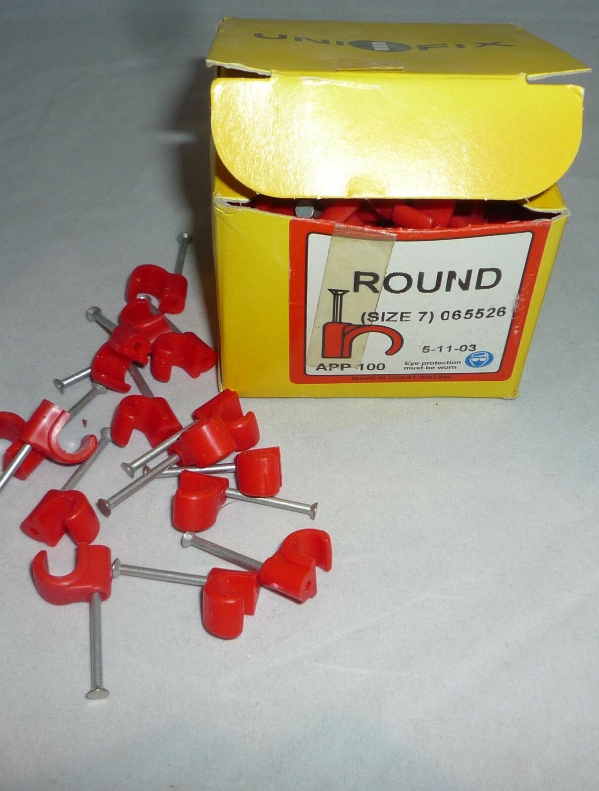 NEW Uni Fix Direct Quality Assured Red Cable Clips Clamps Ties Cleats ...