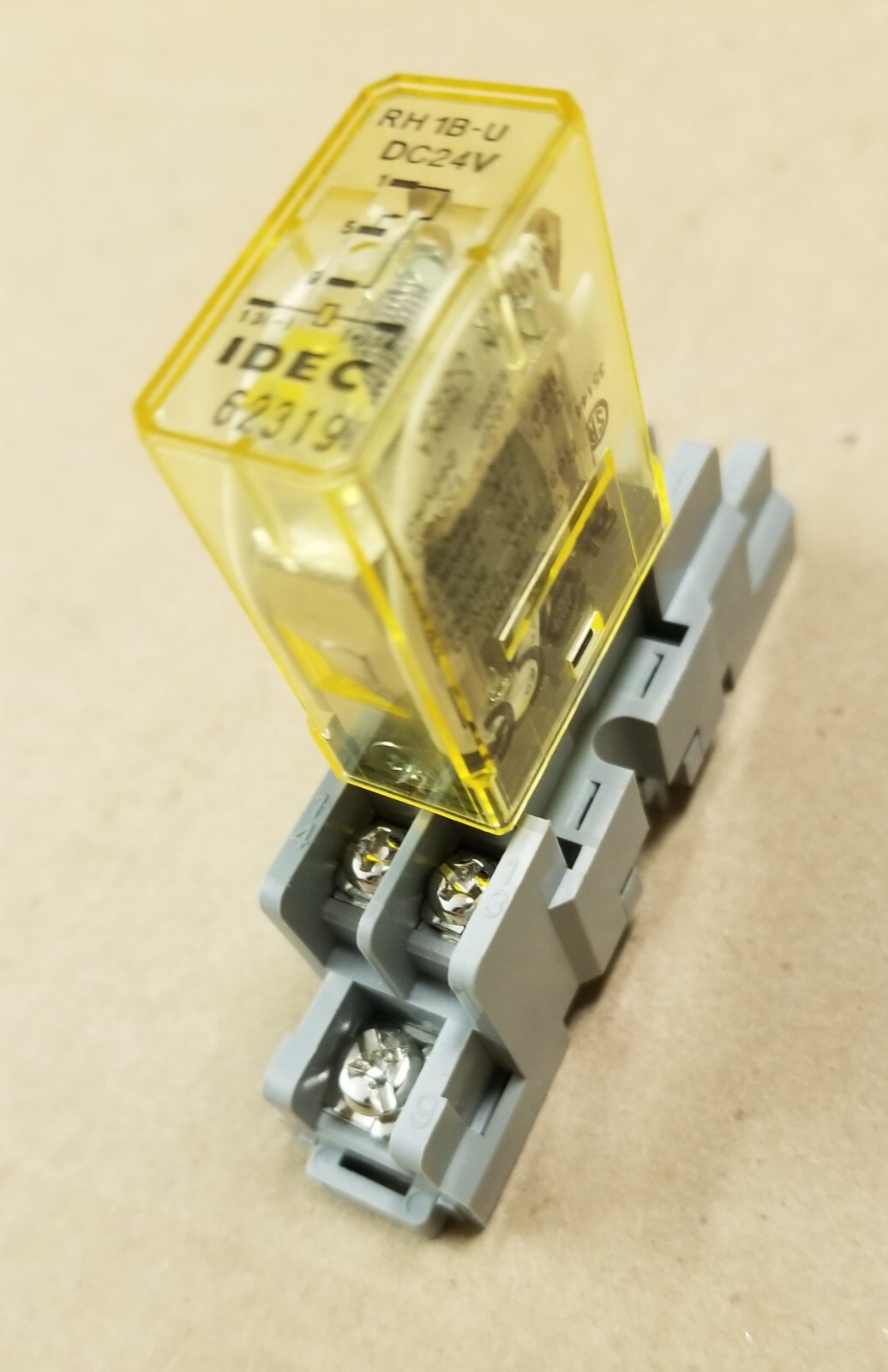 Idec RH1B-UDC24V Relay with Socket SH1B-05 SPDT | eBay