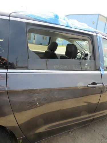 20-23Rear Door VOYAGER Right Side Color: Pau-Granite Crystal Metallic ...