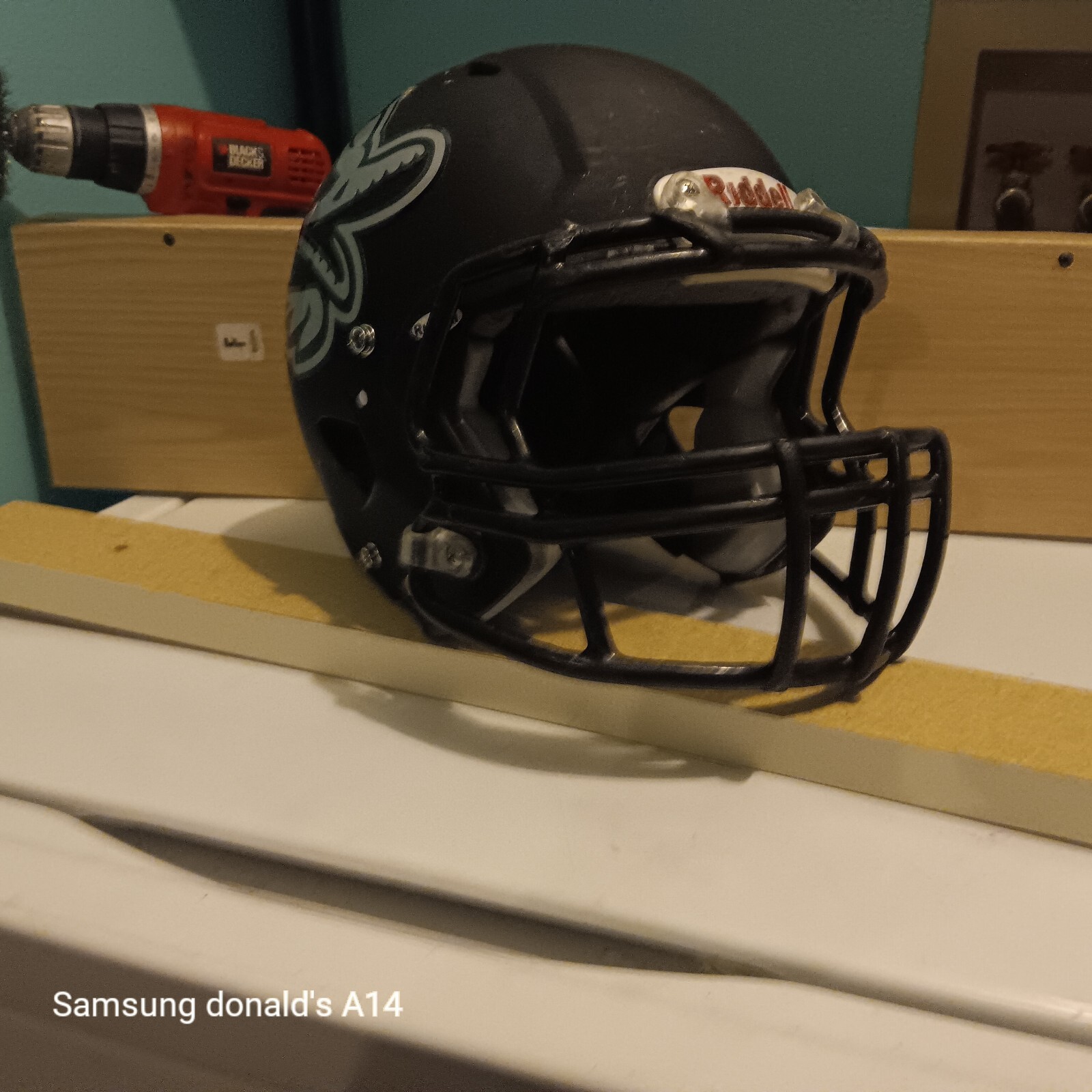 Riddell Youth Medium Football Helmet EBay riddell-youth-medium-football-helmet-ebay
