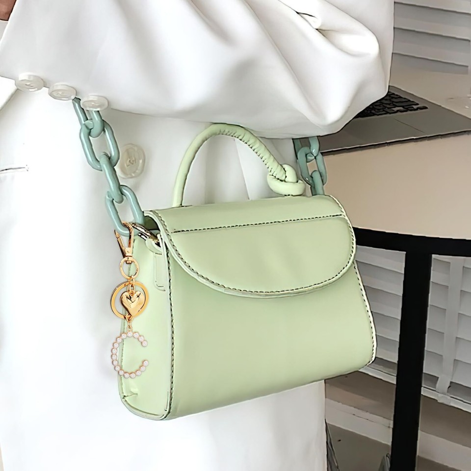 Gold Keychains For Women With Imitation Pearl Letter Gold Bag Charms ...