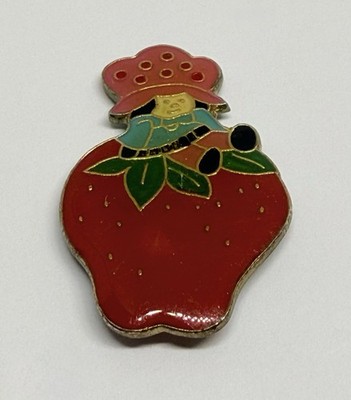 Vintage Strawberry Shortcake Sitting On A Strawberry Lapel Pin (P187 ...