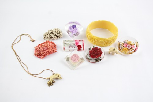 Early Plastic Jewellery Ivorine Lucite Celluloid Reverse Carved Floral ...
