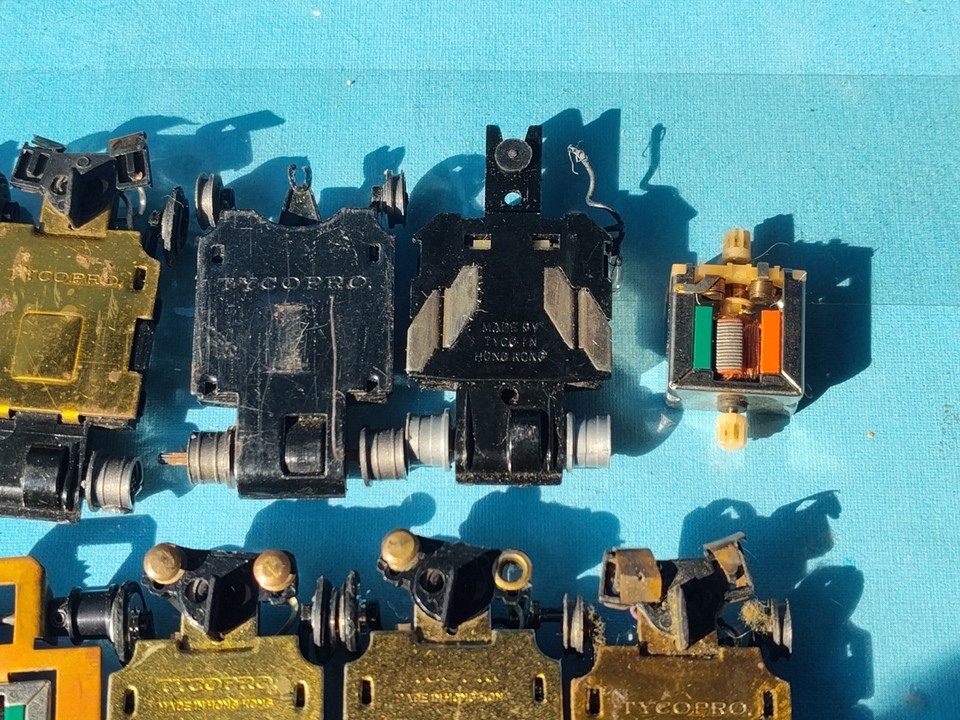 VINTAGE TYCO PRO SLOT CARS PARTS REPLACEMENT LOT 10 ENGINES FRAME WHEEL ...