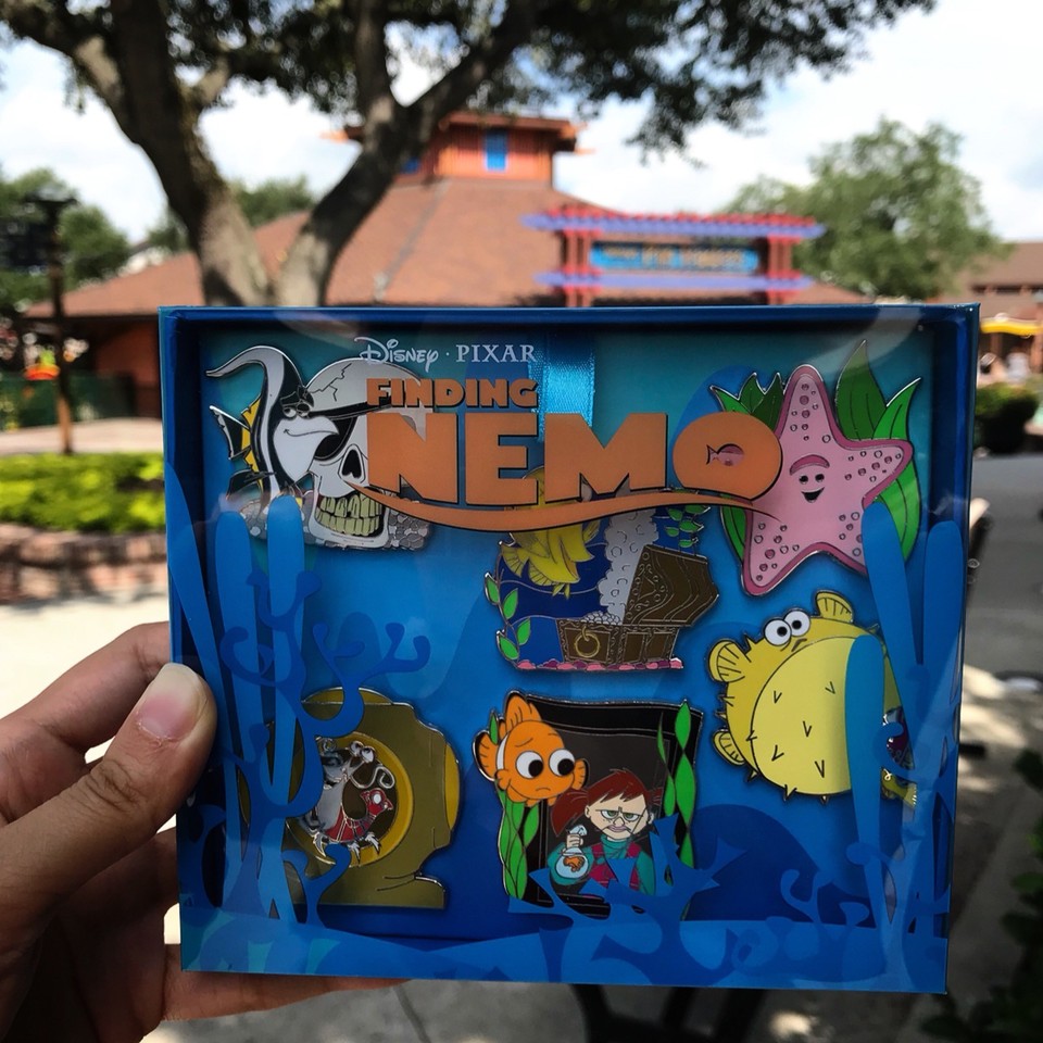 LE Disney Finding Nemo Min Event Squirt Peach Bloat Gill Jacques 6 Pin ...
