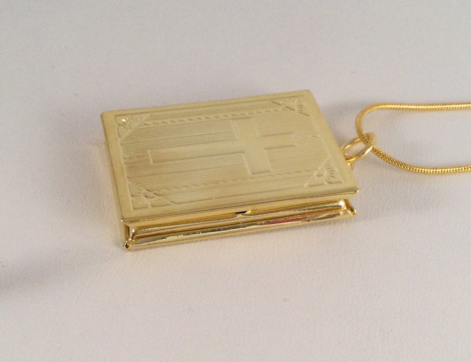 Vintage Jewellery Gold Bible Cross Locket Chain and N… - Gem