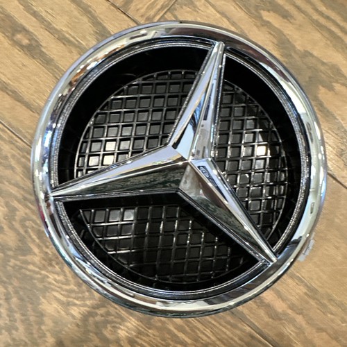 2018 - 2019 Mercedes-Benz GLA 250 Illuminated Star Emblem Logo ...