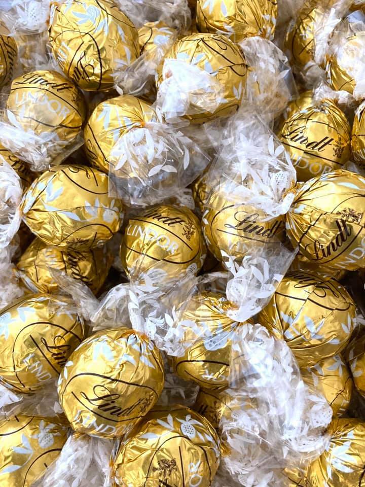 White Chocolate Lindor Balls