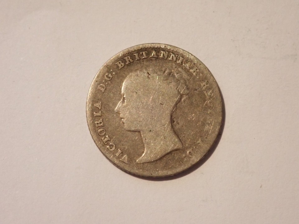 1842 GREAT BRITAIN SILVER GROAT or 4 PENCE QUEEN VICTORIA WORN BUT ...