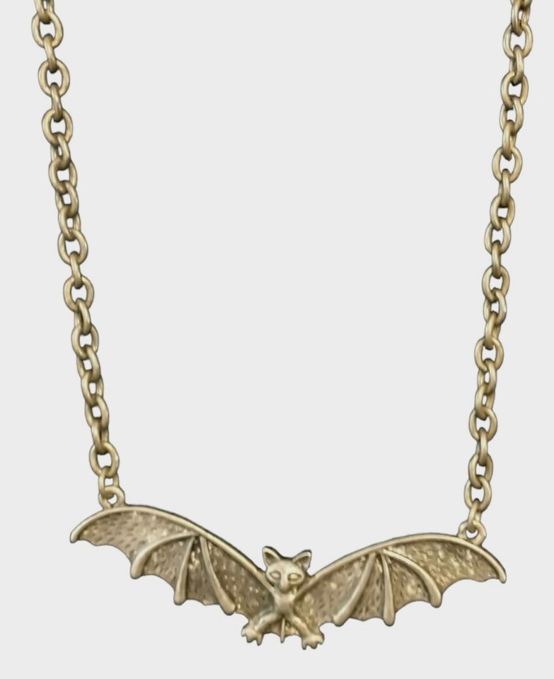 Flying Vampire Bat Pendant Pewter Necklace Alchemy Gothic Silver Heavy ...