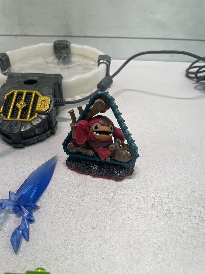 Skylanders + Weapons + Trap Team Traptanium Portal USB Model 0000586 ...