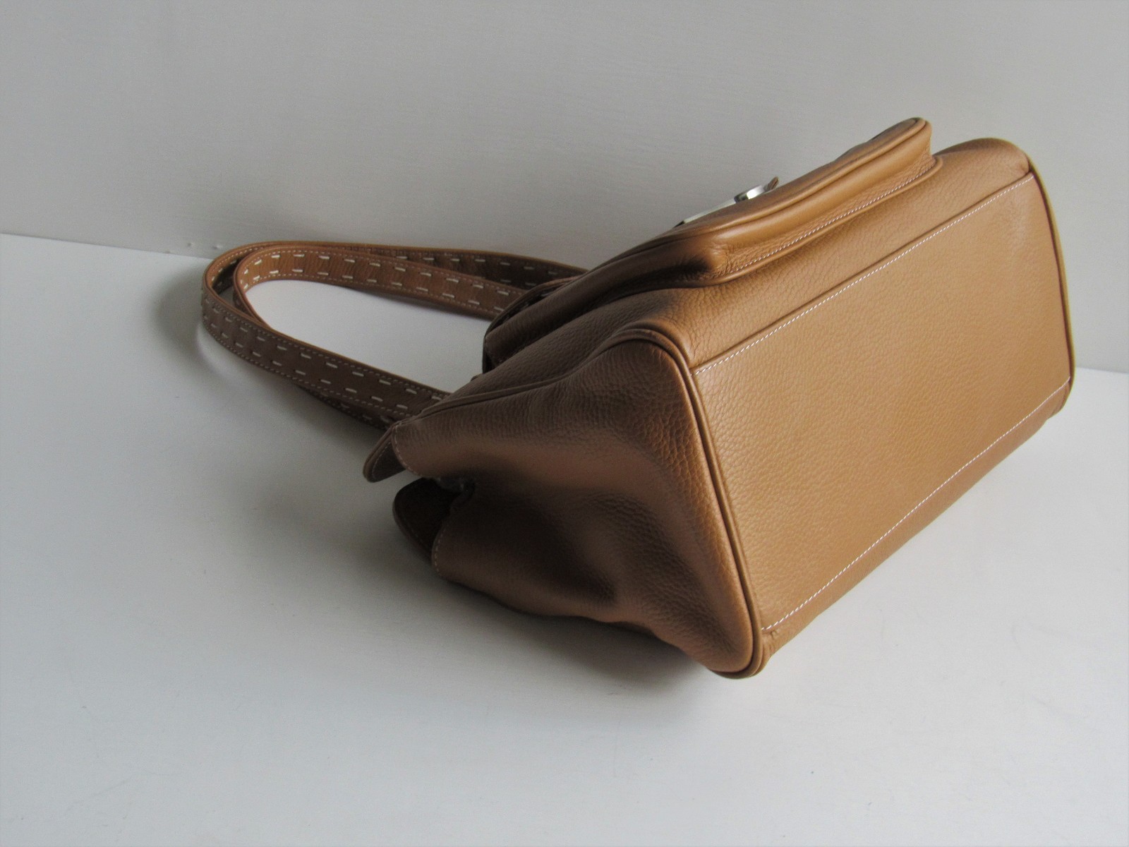 Ashneil Stylish New Tan Pebbled Leather East-West Medium Satchel ...