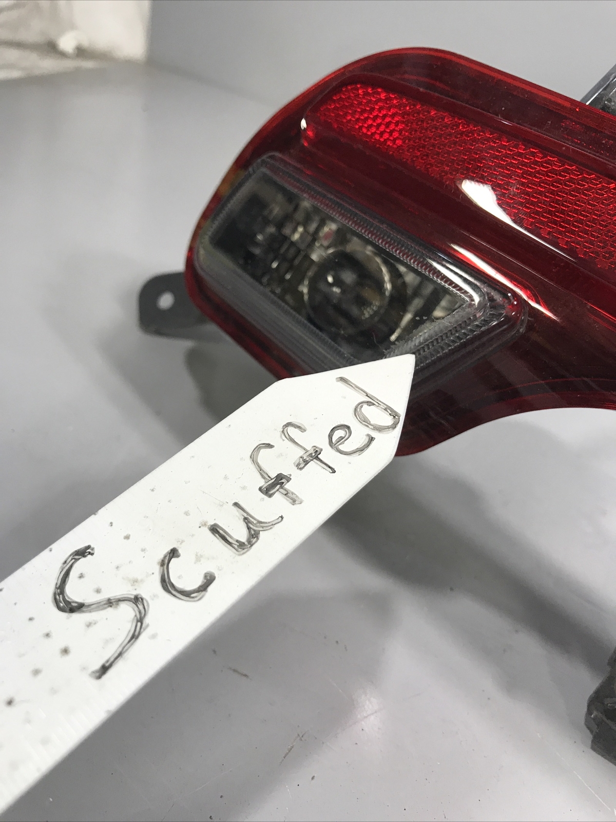 Kia Sorento 2021-2022 Rear Bumper Reflector 92405-P2000 LEFT Used Oem ...