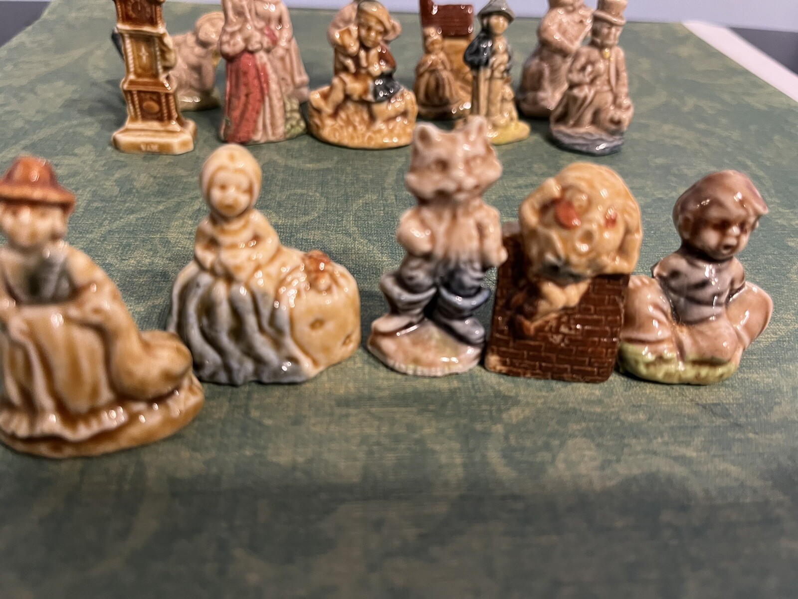 Vintage Wade Red Rose Tea Nursery Rhyme Figurines Lot of 13. | eBay
