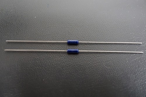 Lot of 2 RLR07C4701GR Vishay Metal Film Resistor 4.7k 4700 Ohm 250mW 1 ...