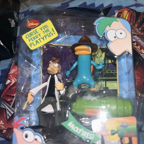 Disney Phineas & Ferb Agent P & Dr. Doofenshmirtz Backfiring Uglyinator ...