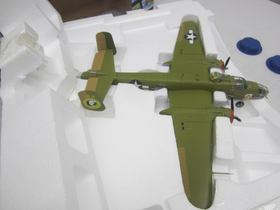 Franklin Mint Armour 1:48 B11E393 B-25 Mitchell Bomber Apache Princess ...