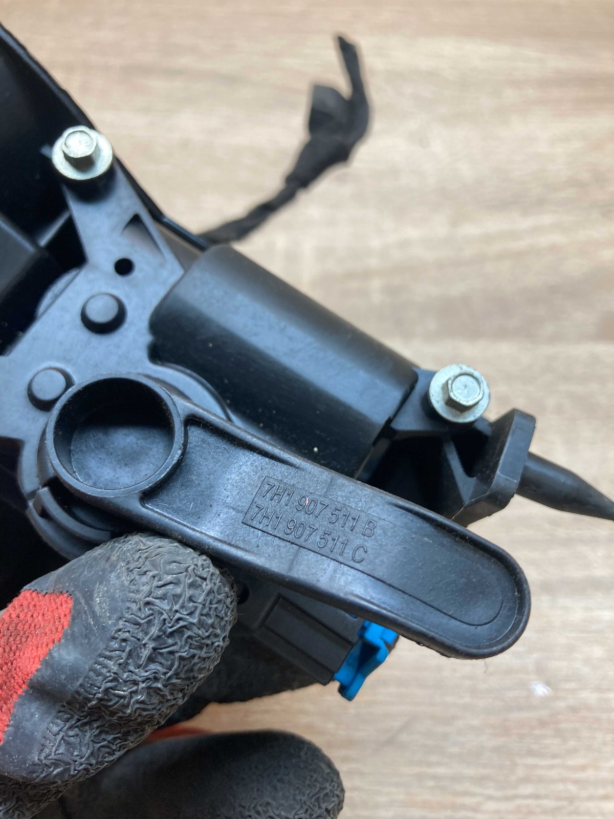 7H1907511B 7H1819939A OE Volkswagen T5 Heater Flap Ventilation ...