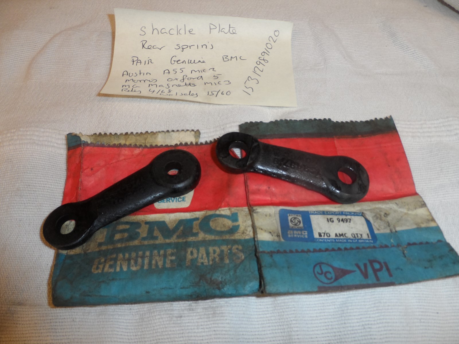 PAIR BMC REAR SHACKLE PLATE AUSTIN A55 MORRIS MG RILEY 4/68 WOLSELEY 15 ...