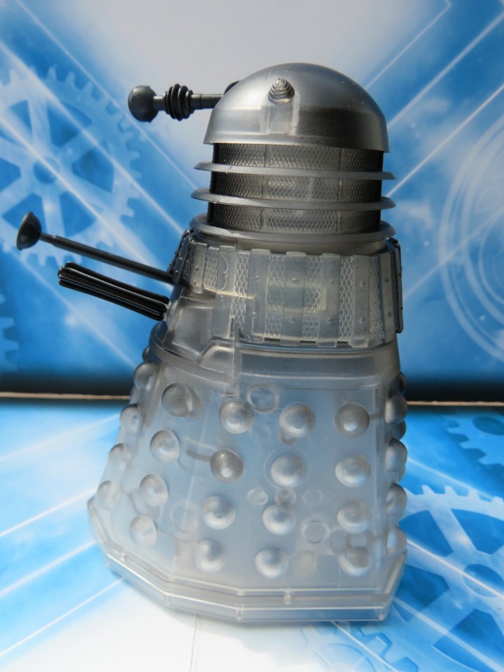 DOCTOR WHO FIGURE DALEK * ANTI-REFLECTING LIGHT WAVE DALEK * RARE ...