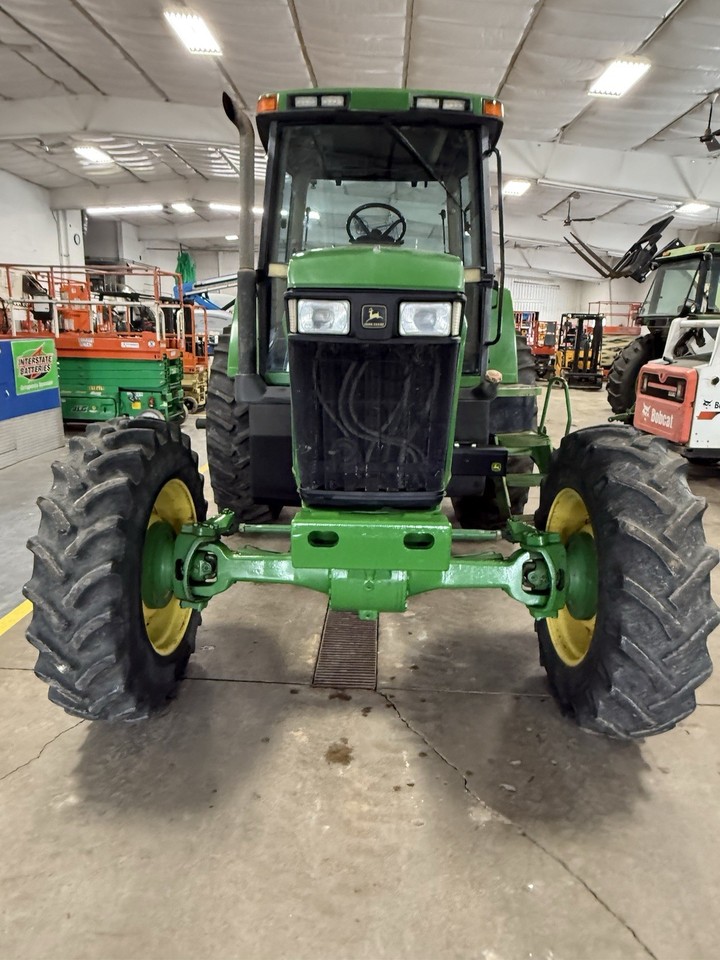 1997 John Deere 7810 Tractor MFWD 19 speed Power Shift 8.1L engine Iowa ...