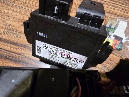 2006-09 Mercedes W164 ML350 GL450 R350 Rear Relay SAM Fuse Box ...