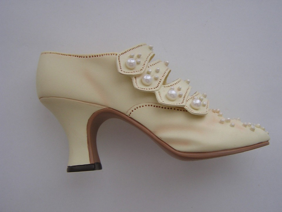 JUST THE RIGHT SHOE EDWARDIAN GRACE 25024 MINIATURE COLLECTABLES | eBay
