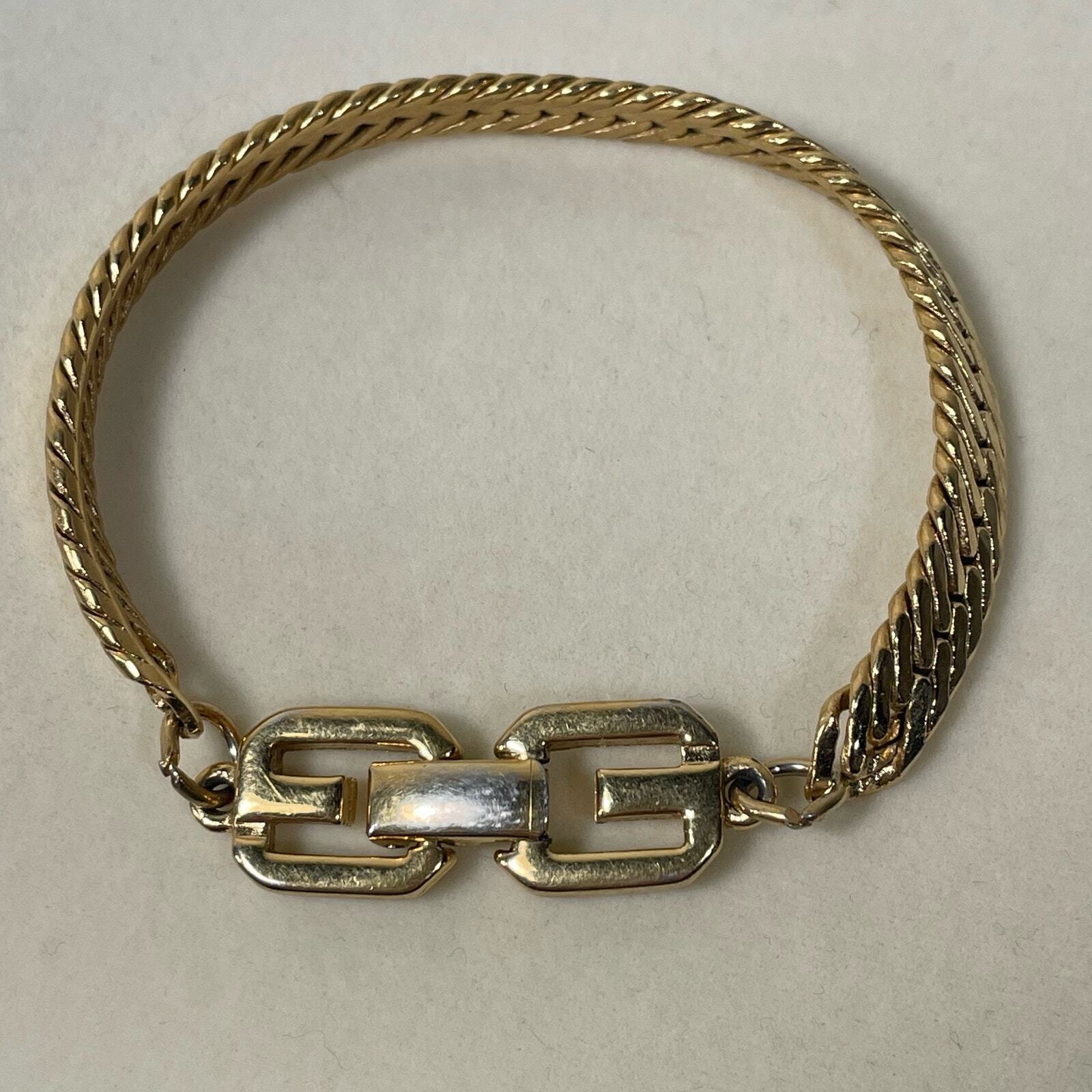 Givenchy Vintage Herringbone Gold Tone Clasp 7" Brace… - Gem