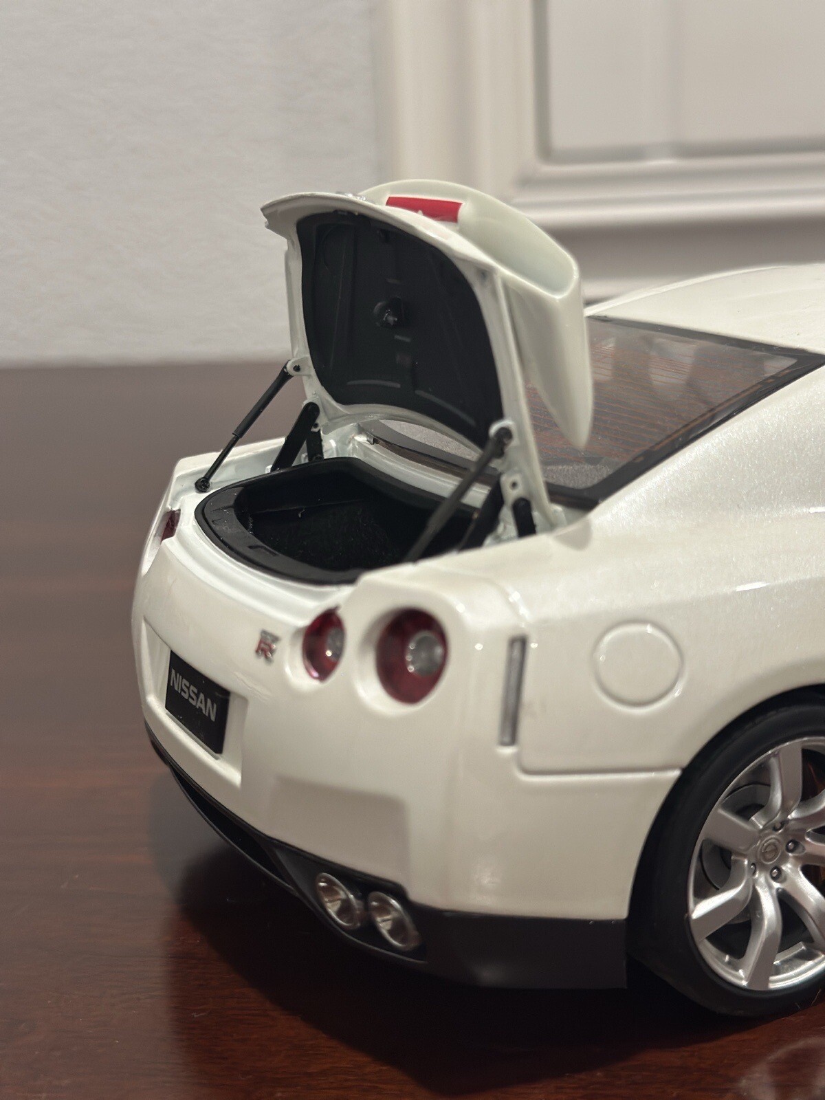 Nissan GTR (R35), Pearl White | AUTOart 1/18 | Very Rare | eBay