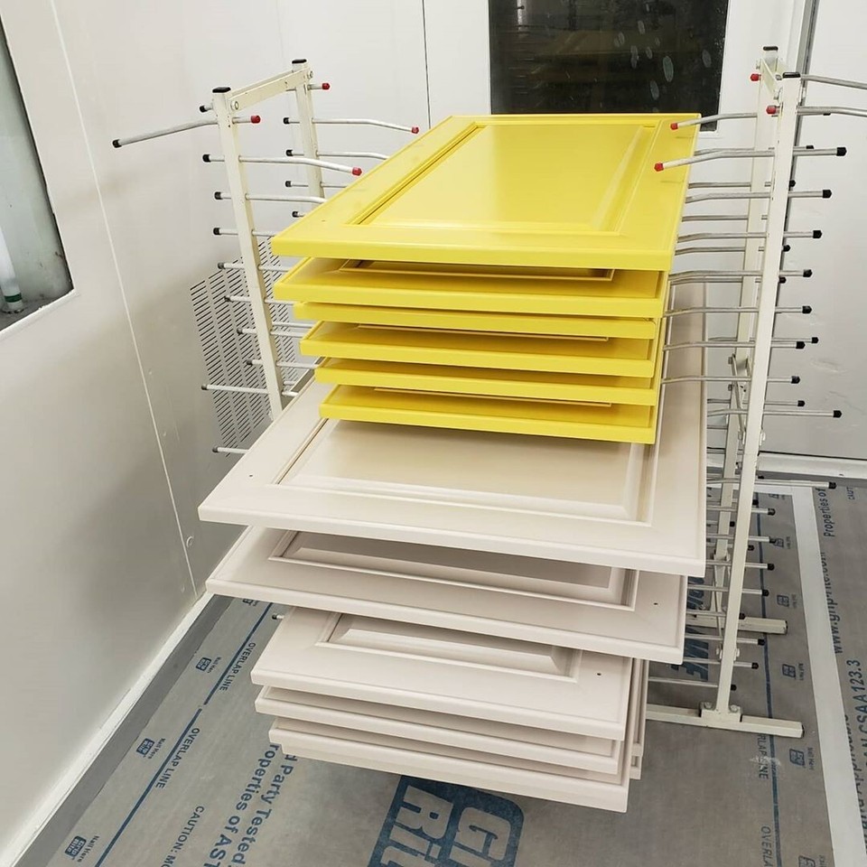 Rotating Spray & 18 Door Dry Rack (Spray & Store 18 Cabinet Doors Both ...