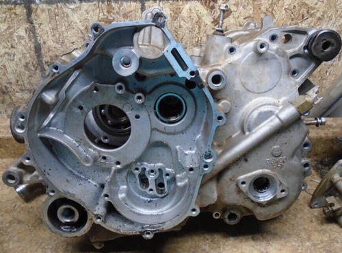 2007 Yamaha Grizzly YFM350 YFM 350 4x4 Engine Motor Case Casing Crank ...