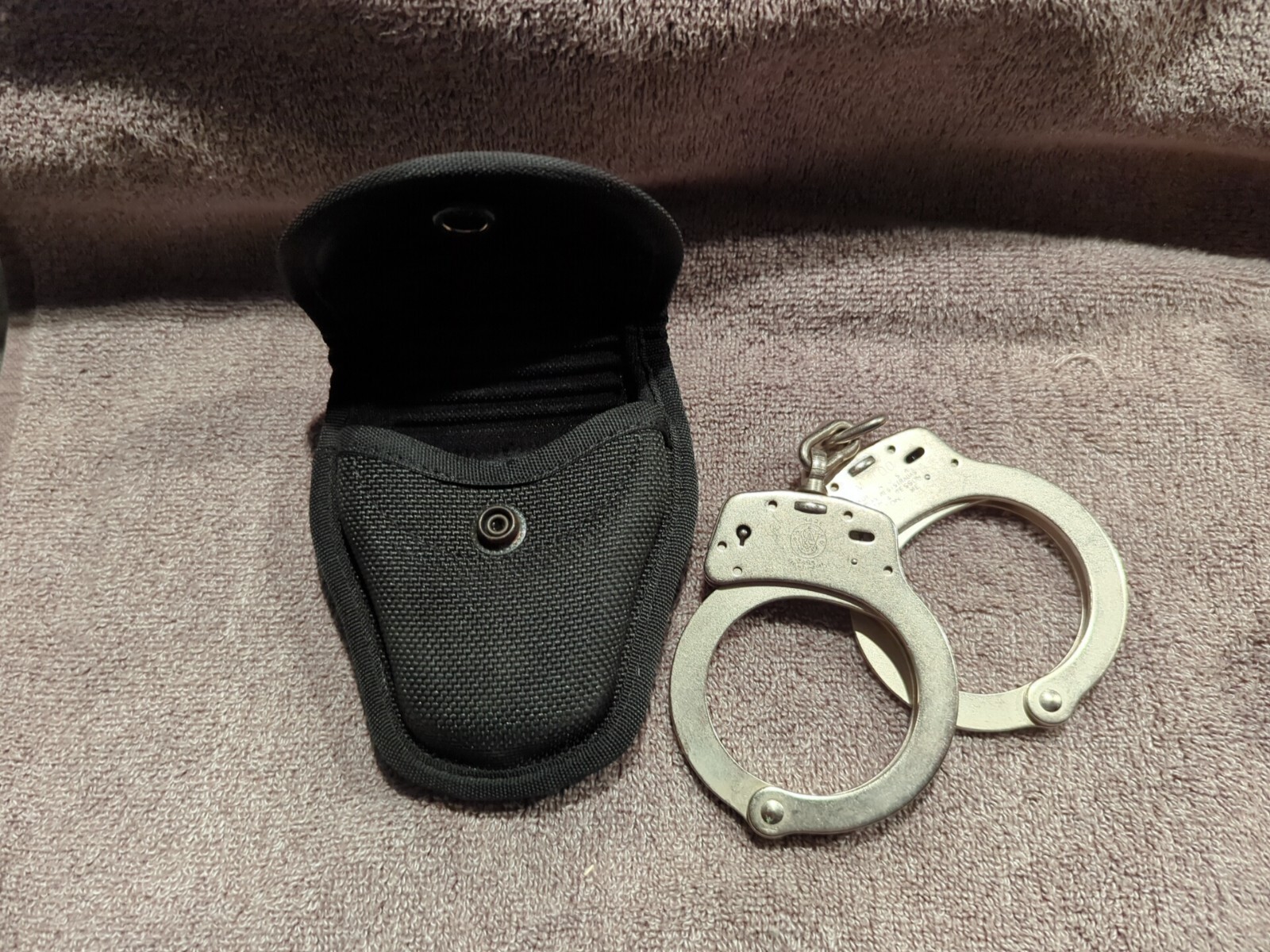 Smith & Wesson M100-1 Police Chain Link Handcuffs NO Key USED Bianchi ...