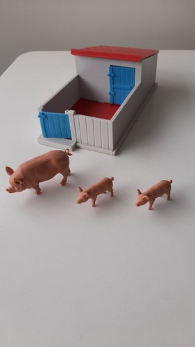 BRITAINS LTD farm toys 1970s – Pig Sty and pigs. Model 4707, 2181, 2189 ...